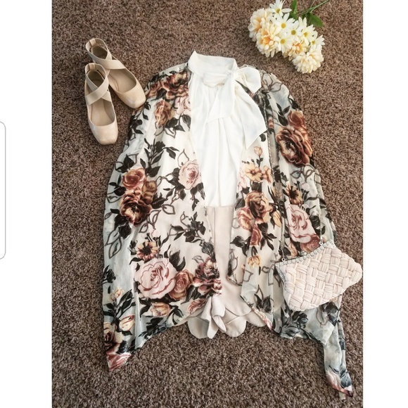 MINKPINK | Tops | Rose Print Velvet Cape | Poshmark